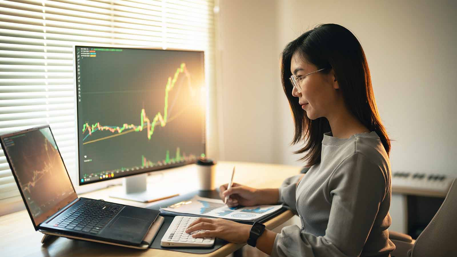 Clearing up the misconception: ETF trade volume vs. liquidity | Natixis ...
